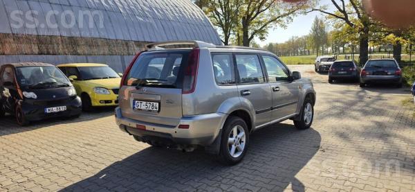 Pelēks Nissan X-Trail 2003 Valmiera, ar dzinēja tilpumu 2.20 L un nobraukumu 201 tūkst. km par 1600 €, foto 4 vietnē AUTOMOTO.COM.LV