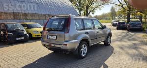 Pelēks Nissan X-Trail 2003 Valmiera, ar dzinēja tilpumu 2.20 L un nobraukumu 201 tūkst. km par 1600 €, foto 4 vietnē AUTOMOTO.COM.LV