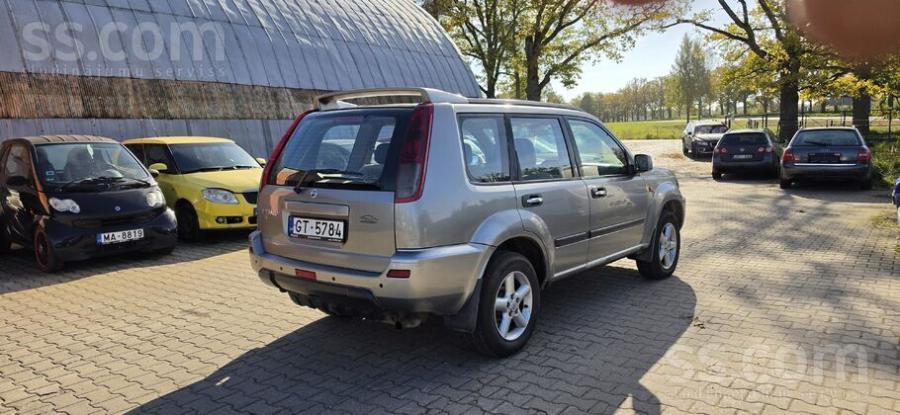 Pelēks Nissan X-Trail 2003 Valmiera, ar dzinēja tilpumu 2.20 L un nobraukumu 201 tūkst. km par 1600 €, foto 4 vietnē AUTOMOTO.COM.LV