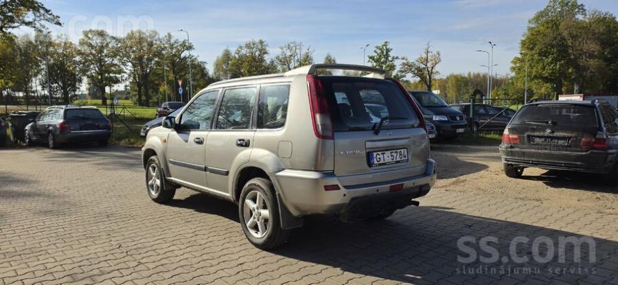 Pelēks Nissan X-Trail 2003 Valmiera, ar dzinēja tilpumu 2.20 L un nobraukumu 201 tūkst. km par 1600 €, foto 5 vietnē AUTOMOTO.COM.LV