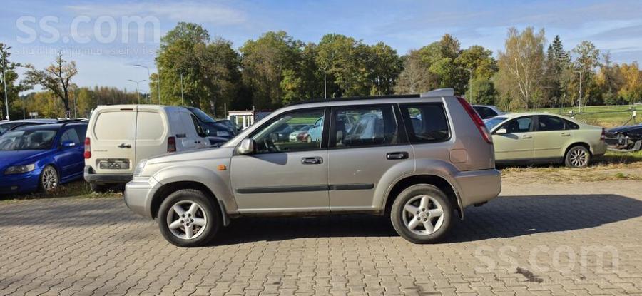 Pelēks Nissan X-Trail 2003 Valmiera, ar dzinēja tilpumu 2.20 L un nobraukumu 201 tūkst. km par 1600 €, foto 6 vietnē AUTOMOTO.COM.LV