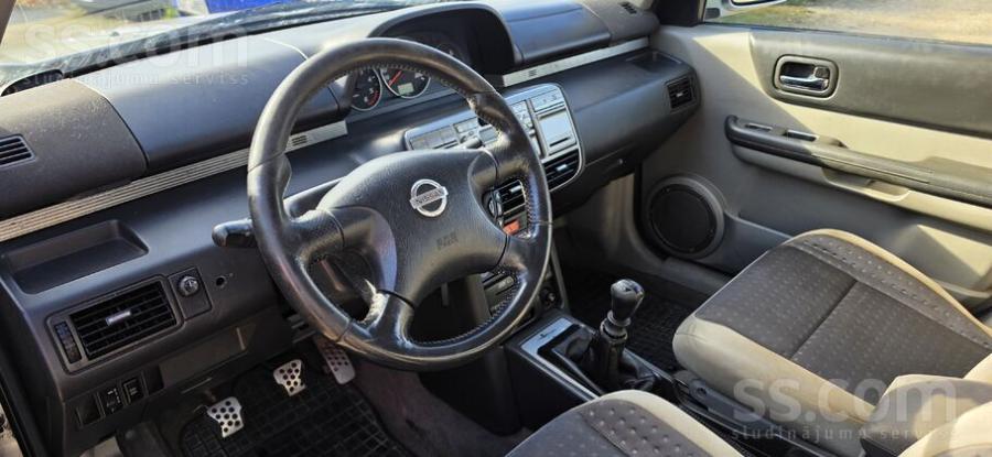 Pelēks Nissan X-Trail 2003 Valmiera, ar dzinēja tilpumu 2.20 L un nobraukumu 201 tūkst. km par 1600 €, foto 9 vietnē AUTOMOTO.COM.LV
