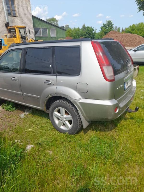Grey Nissan X-Trail 2004 in Tukums, with an engine capacity of 2.20 L and mileage of 0 thousand km for 580 €, photo 2 on AUTOMOTO.COM.LV