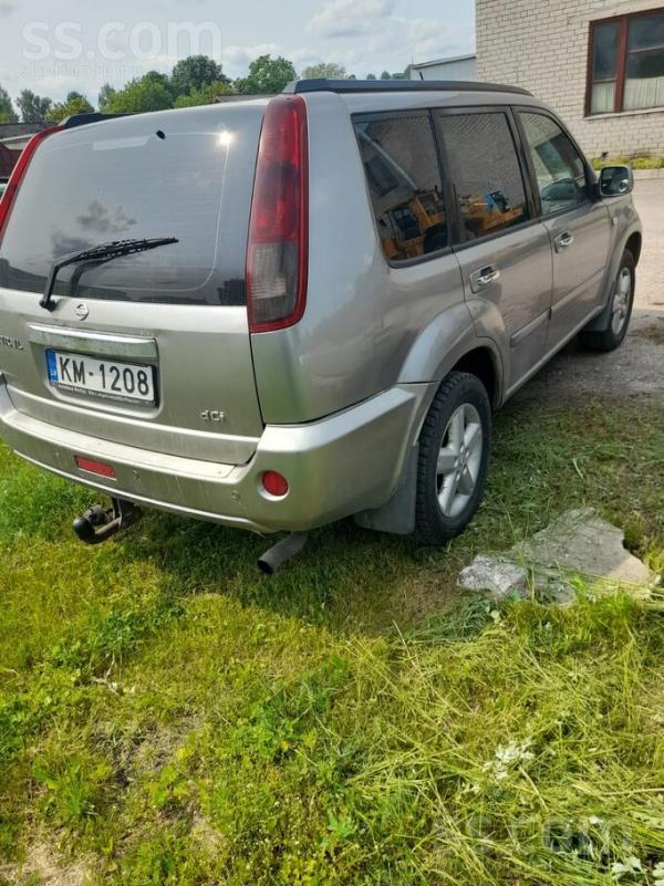 Grey Nissan X-Trail 2004 in Tukums, with an engine capacity of 2.20 L and mileage of 0 thousand km for 580 €, photo 3 on AUTOMOTO.COM.LV