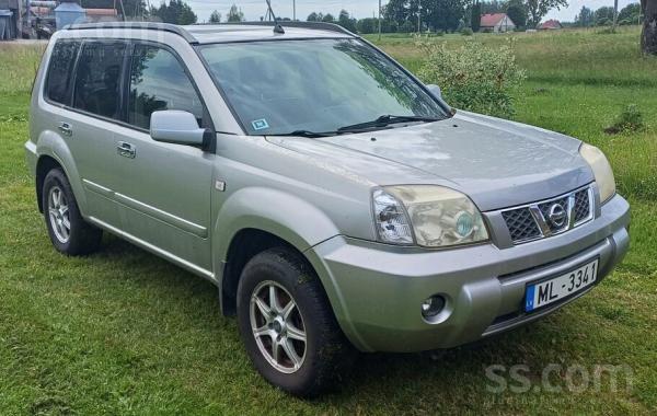 Grey Nissan X-Trail 2004 in Rezekne, with an engine capacity of 2.20 L and mileage of 267 thousand km for 1900 €, photo 1 on AUTOMOTO.COM.LV
