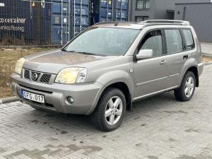 Grey Nissan X-Trail 2004 in Vilnius, with an engine capacity of 2.18 L and mileage of 240 thousand km for 1350 €, photo 2 on AUTOMOTO.COM.LV