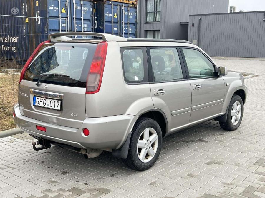 Grey Nissan X-Trail 2004 in Vilnius, with an engine capacity of 2.18 L and mileage of 240 thousand km for 1350 €, photo 3 on AUTOMOTO.COM.LV