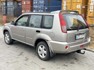 Grey Nissan X-Trail 2004 in Vilnius, with an engine capacity of 2.18 L and mileage of 240 thousand km for 1350 €, photo 4 on AUTOMOTO.COM.LV