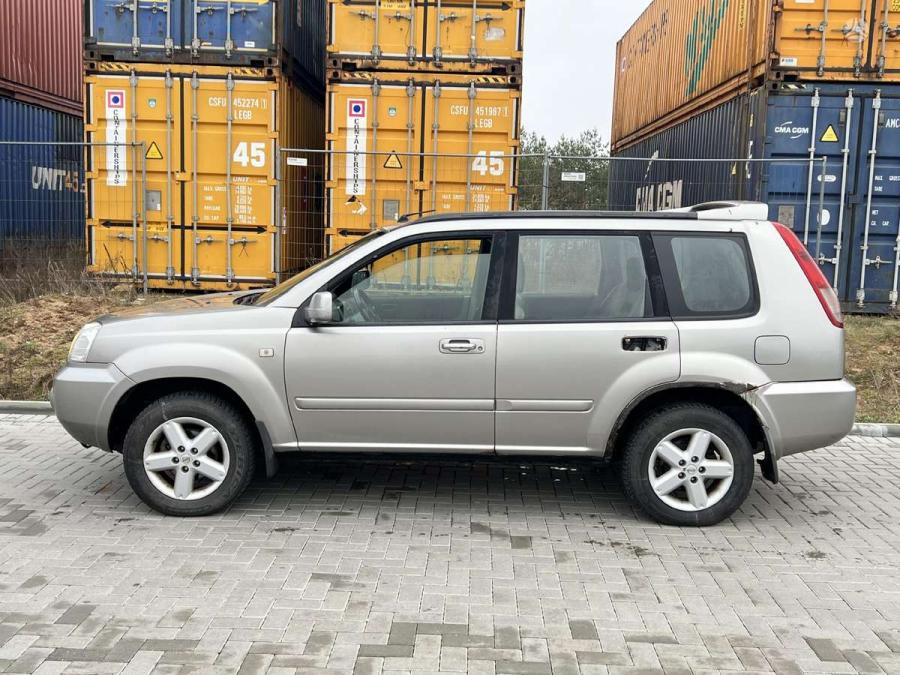 Grey Nissan X-Trail 2004 in Vilnius, with an engine capacity of 2.18 L and mileage of 240 thousand km for 1350 €, photo 6 on AUTOMOTO.COM.LV