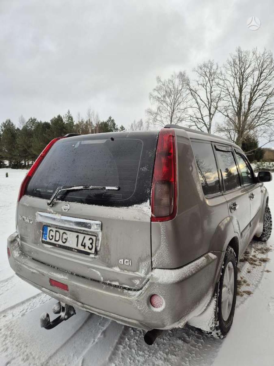 Pelēks Nissan X-Trail 2004 Molėtai, ar dzinēja tilpumu 2.18 L un nobraukumu 264 tūkst. km par 4001 €, foto 4 vietnē AUTOMOTO.COM.LV