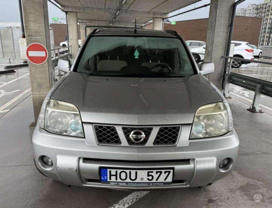 Pelēks Nissan X-Trail 2004 Viļņa, ar dzinēja tilpumu 2.20 L un nobraukumu 300 tūkst. km par 950 €, foto 2 vietnē AUTOMOTO.COM.LV
