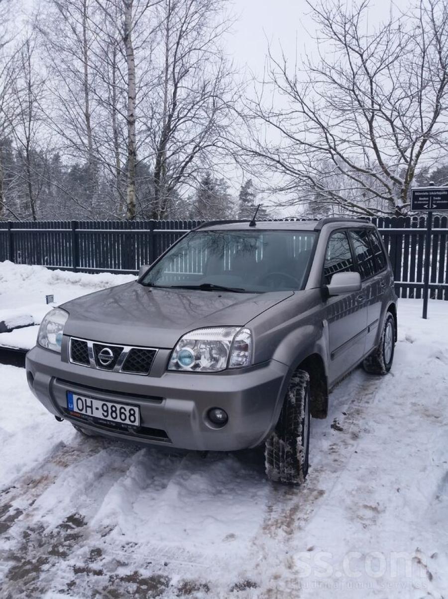 Grey Nissan X-Trail 2004 in Riga, with an engine capacity of 2.20 L and mileage of 273 thousand km for 2290 €, photo 1 on AUTOMOTO.COM.LV