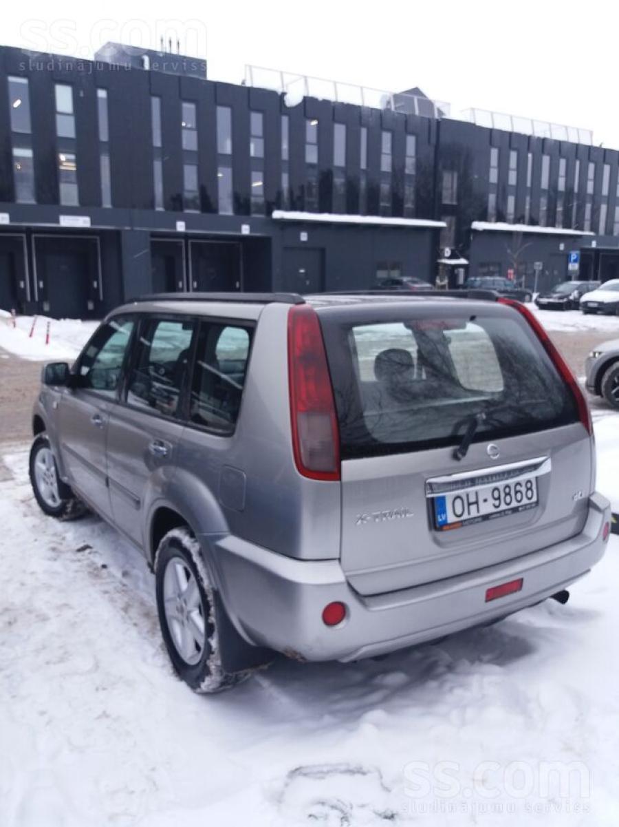Grey Nissan X-Trail 2004 in Riga, with an engine capacity of 2.20 L and mileage of 273 thousand km for 2290 €, photo 3 on AUTOMOTO.COM.LV