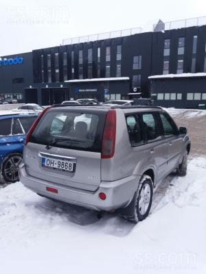 Grey Nissan X-Trail 2004 in Riga, with an engine capacity of 2.20 L and mileage of 273 thousand km for 2290 €, photo 4 on AUTOMOTO.COM.LV