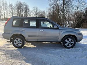 Grey Nissan X-Trail 2004 in Taurage, with an engine capacity of 2.18 L and mileage of 240 thousand km for 2200 €, photo 5 on AUTOMOTO.COM.LV