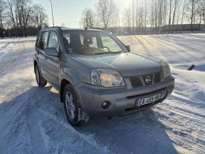 Grey Nissan X-Trail 2004 in Taurage, with an engine capacity of 2.18 L and mileage of 240 thousand km for 2200 €, photo 6 on AUTOMOTO.COM.LV