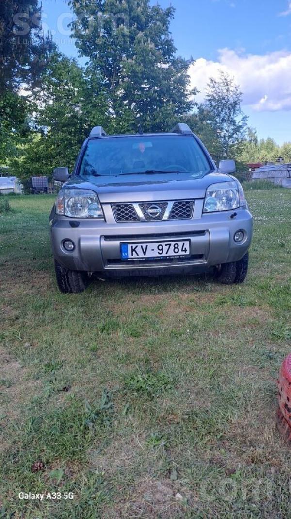 Pelēks Nissan X-Trail 2004 Tukums, ar dzinēja tilpumu 2.50 L un nobraukumu 271 tūkst. km par 1500 €, foto 1 vietnē AUTOMOTO.COM.LV