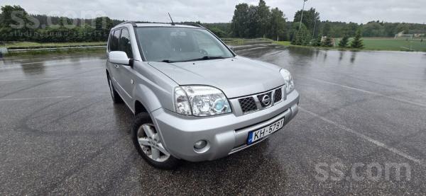Pelēks Nissan X-Trail 2004 Valmiera, ar dzinēja tilpumu 2.20 L un nobraukumu 436 tūkst. km par 2704 €, foto 4 vietnē AUTOMOTO.COM.LV