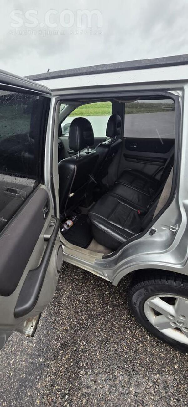 Pelēks Nissan X-Trail 2004 Valmiera, ar dzinēja tilpumu 2.20 L un nobraukumu 436 tūkst. km par 2704 €, foto 8 vietnē AUTOMOTO.COM.LV