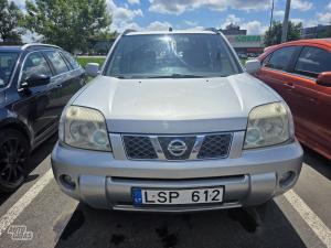 Серый Ниссан ИксТрейл 2004 в Вильнюс, объемом двигателя 2.20 л и пробегом 302 тыс. км за 850 €, фото 3 на AUTOMOTO.COM.LV