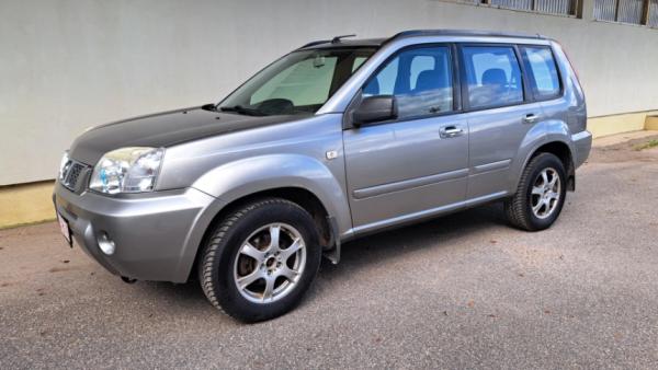 Grey Nissan X-Trail 2004 in Riga, with an engine capacity of 2.20 L and mileage of 212 thousand km for 3950 €, photo 1 on AUTOMOTO.COM.LV