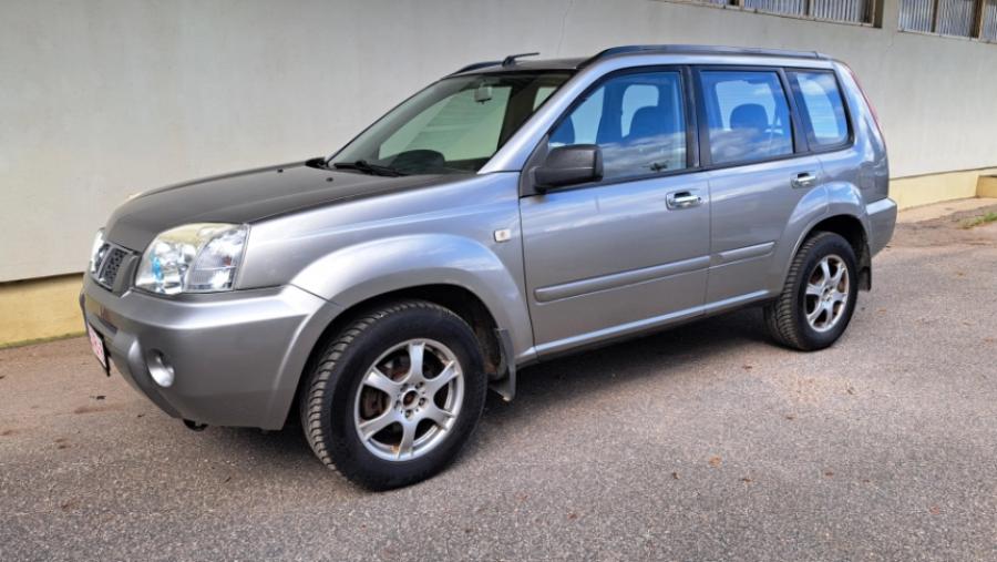 Pelēks Nissan X-Trail 2004 Rīga, ar dzinēja tilpumu 2.20 L un nobraukumu 212 tūkst. km par 3950 €, foto 1 vietnē AUTOMOTO.COM.LV