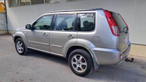 Grey Nissan X-Trail 2004 in Riga, with an engine capacity of 2.20 L and mileage of 212 thousand km for 3950 €, photo 2 on AUTOMOTO.COM.LV