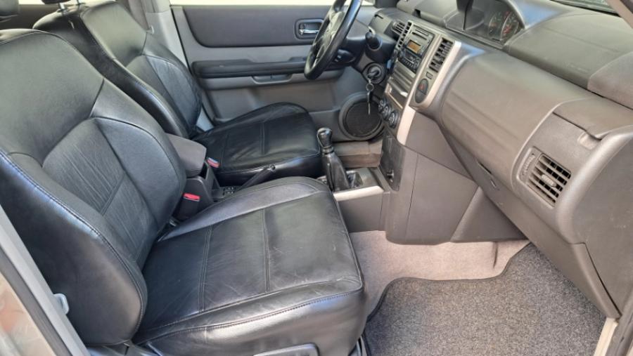 Pelēks Nissan X-Trail 2004 Rīga, ar dzinēja tilpumu 2.20 L un nobraukumu 212 tūkst. km par 3950 €, foto 4 vietnē AUTOMOTO.COM.LV