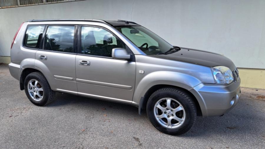Pelēks Nissan X-Trail 2004 Rīga, ar dzinēja tilpumu 2.20 L un nobraukumu 212 tūkst. km par 3950 €, foto 7 vietnē AUTOMOTO.COM.LV