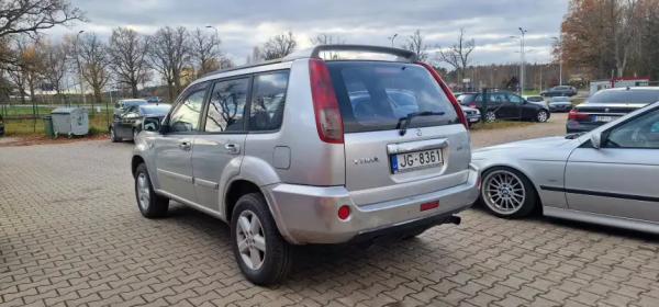 Grey Nissan X-Trail 2004 in Valmiera, with an engine capacity of 2.20 L and mileage of 302 thousand km for 1100 €, photo 4 on AUTOMOTO.COM.LV