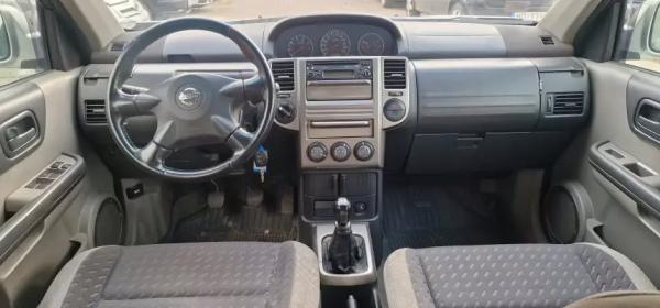 Grey Nissan X-Trail 2004 in Valmiera, with an engine capacity of 2.20 L and mileage of 302 thousand km for 1100 €, photo 7 on AUTOMOTO.COM.LV