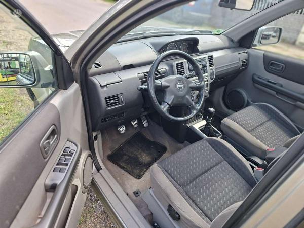 Pelēks Nissan X-Trail 2004 Marijampole, ar dzinēja tilpumu 2.18 L un nobraukumu 330 tūkst. km par 2599 €, foto 5 vietnē AUTOMOTO.COM.LV