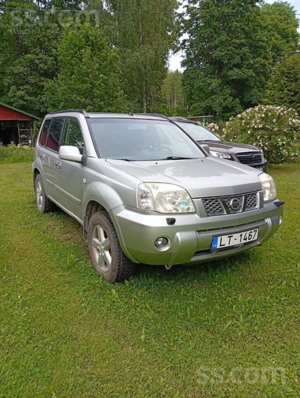 Pelēks Nissan X-Trail 2004 Daugavpils, ar dzinēja tilpumu 2.50 L un nobraukumu 292 tūkst. km par 1690 €, foto 1 vietnē AUTOMOTO.COM.LV