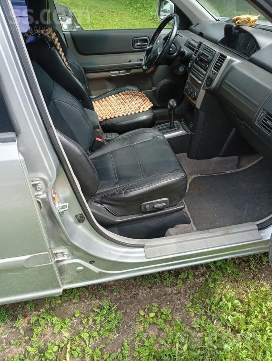 Pelēks Nissan X-Trail 2004 Daugavpils, ar dzinēja tilpumu 2.50 L un nobraukumu 292 tūkst. km par 1690 €, foto 5 vietnē AUTOMOTO.COM.LV