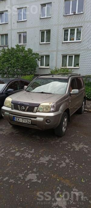 Grey Nissan X-Trail 2004 in Riga, with an engine capacity of 2.50 L and mileage of 320 thousand km for 1000 €, photo 3 on AUTOMOTO.COM.LV