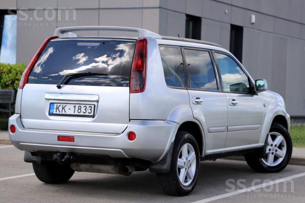 Pelēks Nissan X-Trail 2004 Tukums, ar dzinēja tilpumu 2.20 L un nobraukumu 232 tūkst. km par 2750 €, foto 4 vietnē AUTOMOTO.COM.LV