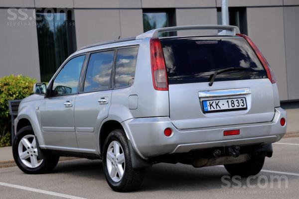 Pelēks Nissan X-Trail 2004 Tukums, ar dzinēja tilpumu 2.20 L un nobraukumu 232 tūkst. km par 2750 €, foto 5 vietnē AUTOMOTO.COM.LV