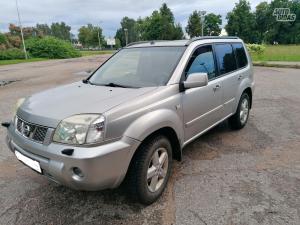 Pelēks Nissan X-Trail 2004 Utena, ar dzinēja tilpumu 2.50 L un nobraukumu 292 tūkst. km par 1850 €, foto  vietnē AUTOMOTO.COM.LV