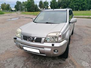 Pelēks Nissan X-Trail 2004 Utena, ar dzinēja tilpumu 2.50 L un nobraukumu 292 tūkst. km par 1850 €, foto 3 vietnē AUTOMOTO.COM.LV