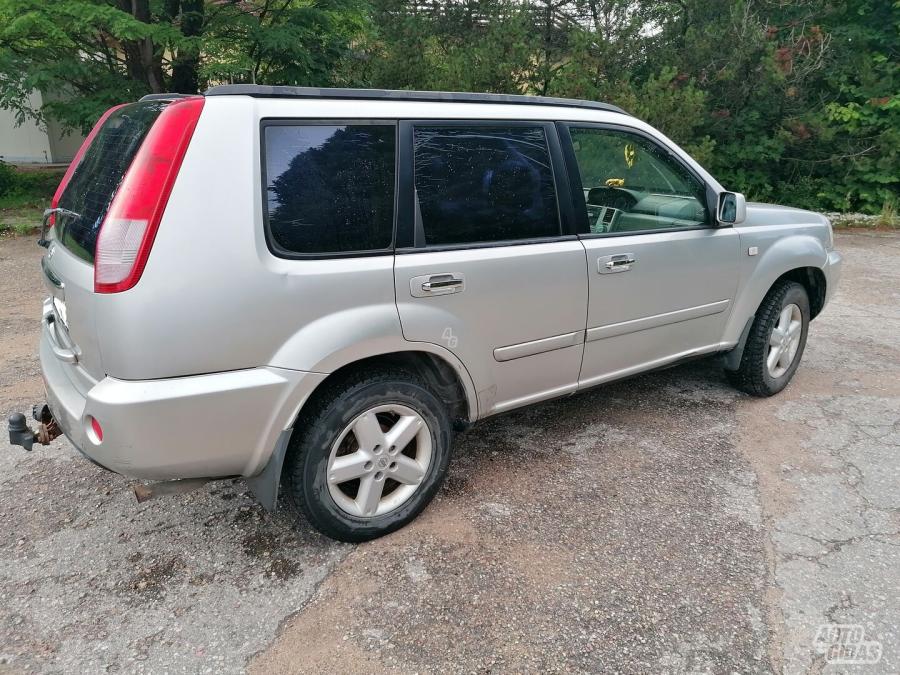 Pelēks Nissan X-Trail 2004 Utena, ar dzinēja tilpumu 2.50 L un nobraukumu 292 tūkst. km par 1850 €, foto 6 vietnē AUTOMOTO.COM.LV