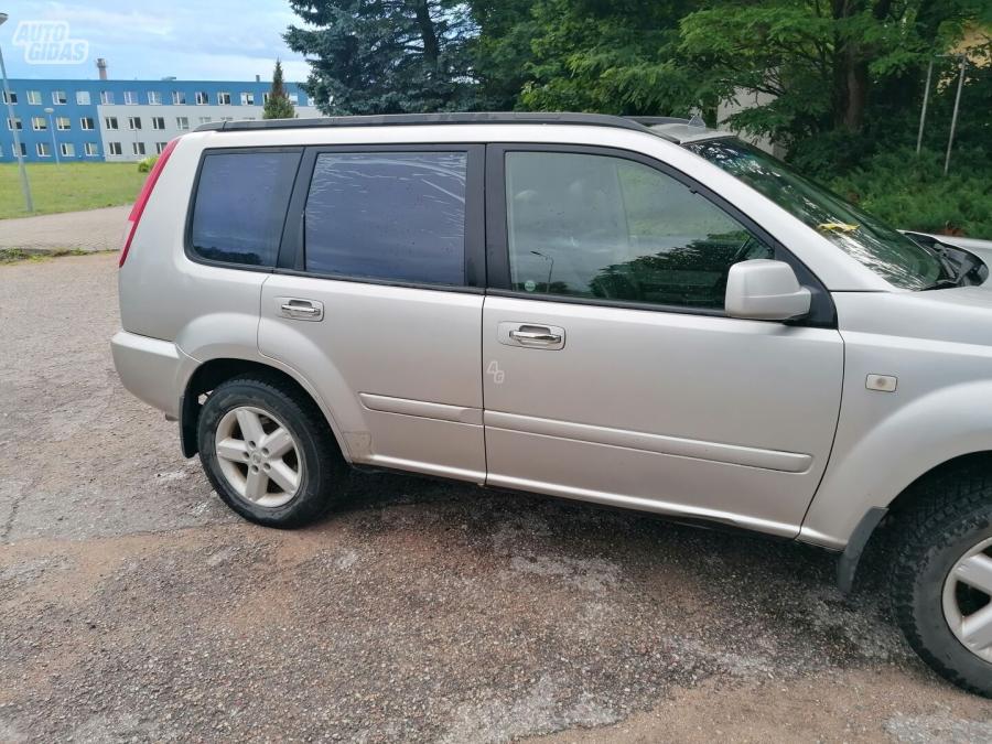 Pelēks Nissan X-Trail 2004 Utena, ar dzinēja tilpumu 2.50 L un nobraukumu 292 tūkst. km par 1850 €, foto 11 vietnē AUTOMOTO.COM.LV