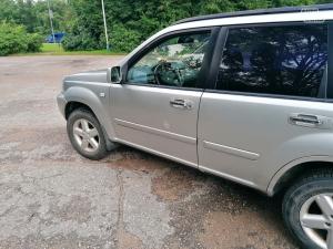 Pelēks Nissan X-Trail 2004 Utena, ar dzinēja tilpumu 2.50 L un nobraukumu 292 tūkst. km par 1850 €, foto 12 vietnē AUTOMOTO.COM.LV