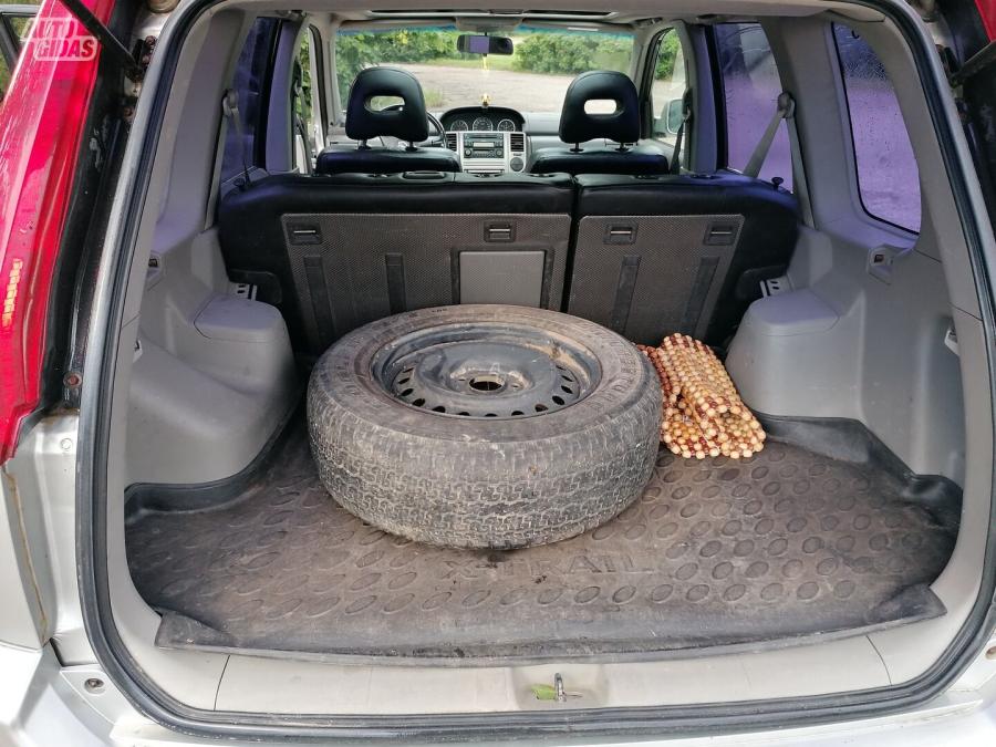 Pelēks Nissan X-Trail 2004 Utena, ar dzinēja tilpumu 2.50 L un nobraukumu 292 tūkst. km par 1850 €, foto 23 vietnē AUTOMOTO.COM.LV