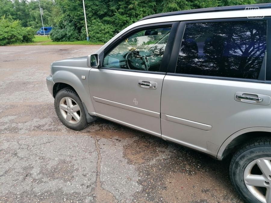 Grey Nissan X-Trail 2004 in Utena, with an engine capacity of 2.50 L and mileage of 292 thousand km for 1850 €, photo 12 on AUTOMOTO.COM.LV