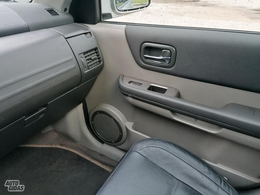Grey Nissan X-Trail 2004 in Utena, with an engine capacity of 2.50 L and mileage of 292 thousand km for 1850 €, photo 21 on AUTOMOTO.COM.LV