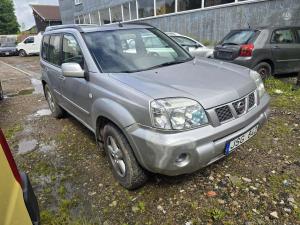 Pelēks Nissan X-Trail 2004 Viļņa, ar dzinēja tilpumu 2.18 L un nobraukumu 382 tūkst. km par 1000 €, foto  vietnē AUTOMOTO.COM.LV