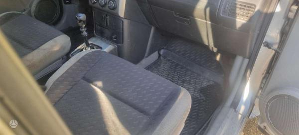 Grey Nissan X-Trail 2004 in Vilnius, with an engine capacity of 2.18 L and mileage of 382 thousand km for 1000 €, photo 9 on AUTOMOTO.COM.LV