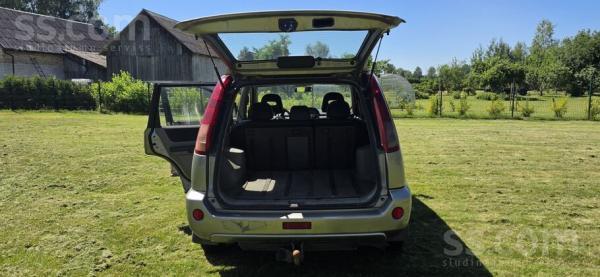 Pelēks Nissan X-Trail 2004 Jelgava, ar dzinēja tilpumu 2.20 L un nobraukumu 299 tūkst. km par 800 €, foto 4 vietnē AUTOMOTO.COM.LV