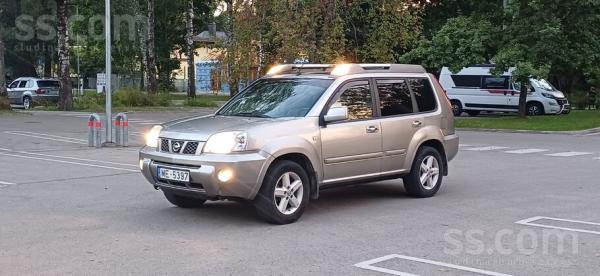 Grey Nissan X-Trail 2004 in Riga, with an engine capacity of 2.20 L and mileage of 276 thousand km for 1850 €, photo 2 on AUTOMOTO.COM.LV