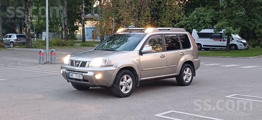 Pelēks Nissan X-Trail 2004 Rīga, ar dzinēja tilpumu 2.20 L un nobraukumu 276 tūkst. km par 1850 €, foto 3 vietnē AUTOMOTO.COM.LV